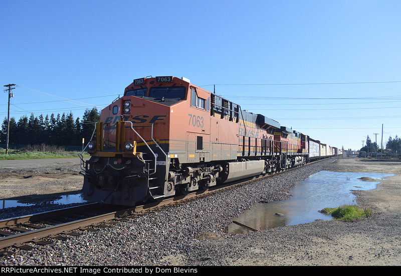 BNSF 7063